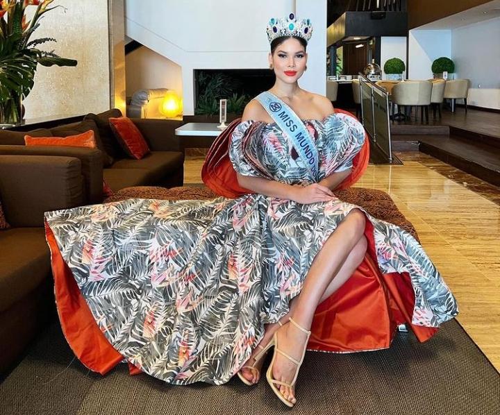 Emmy Peña en la gran final del Miss World